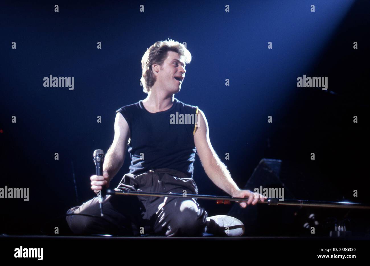 Daryl Hall of Hall & Oates in concert at The Spectrum in Philadelphia ...