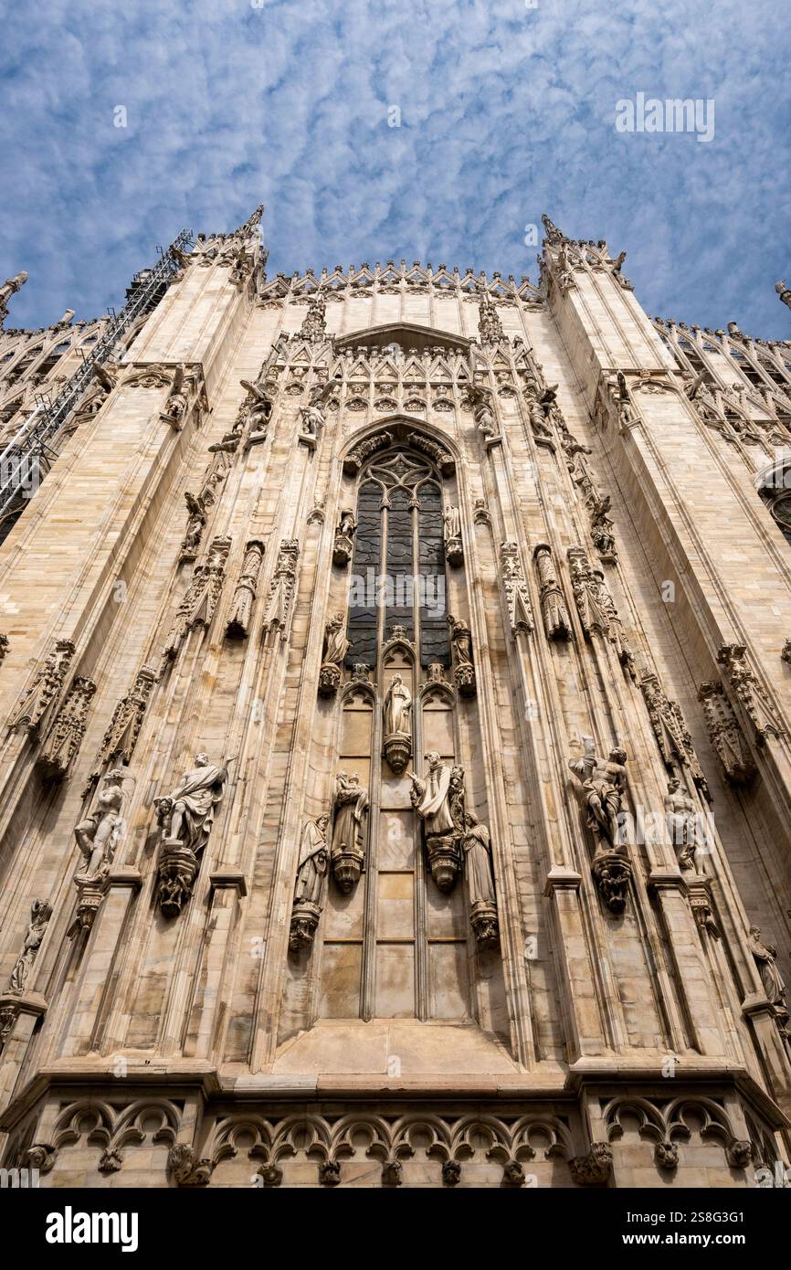 Detail of stonework on Milan Cathedral Stock Photo - Alamy