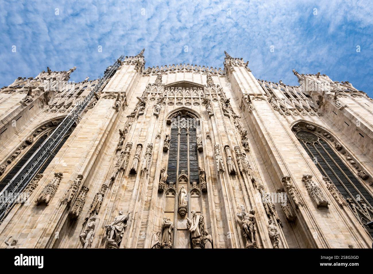 Detail of stonework on Milan Cathedral Stock Photo - Alamy