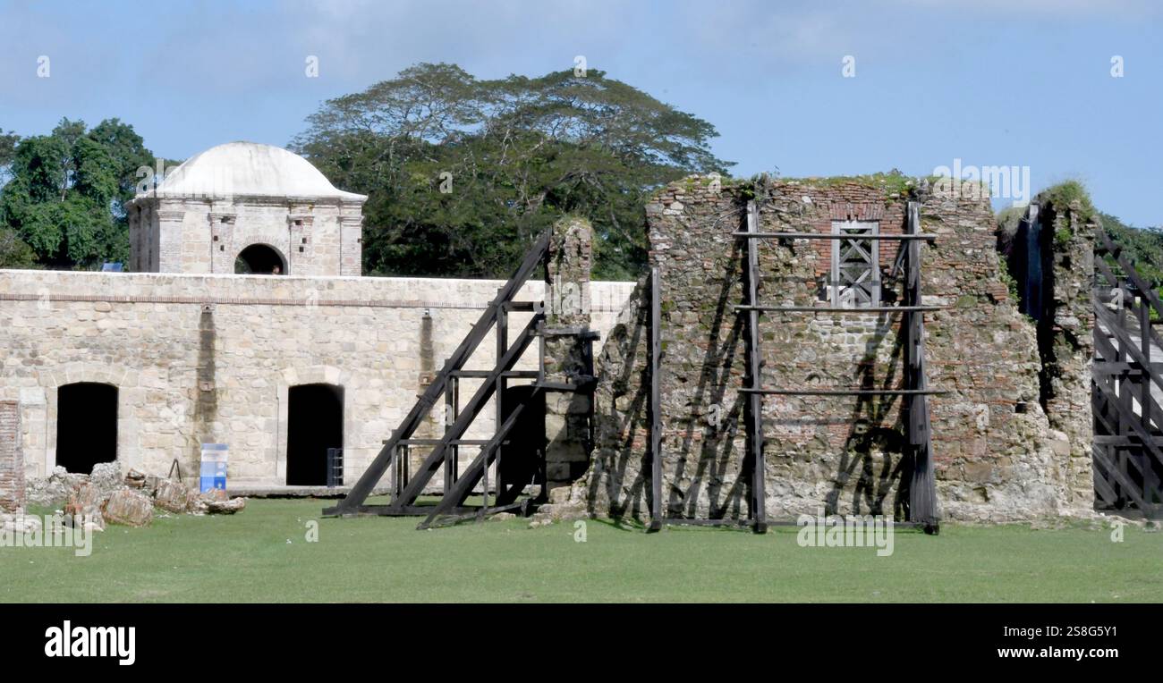 Colon, USA. 12th Jan, 2025. The ruins of Fort San Lorenzo near Colon ...