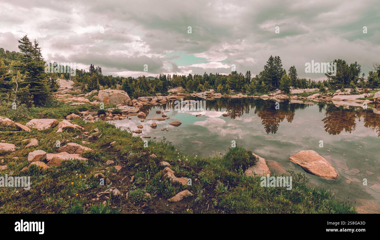 Montana Landscape Absaroka Beartooth Highway Mountain Alpine Lake Water ...
