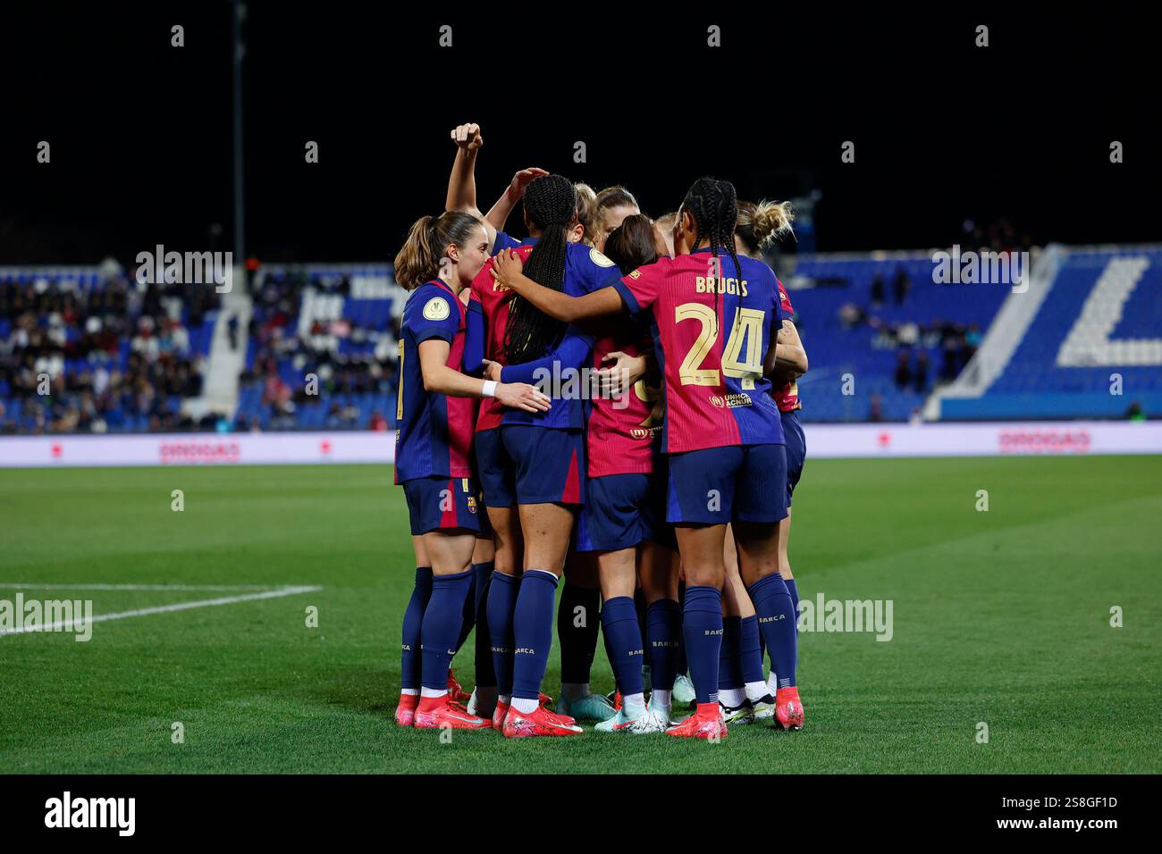 Claudia Pina Medina of FC Barcelona celebrates a goal with teammates ...