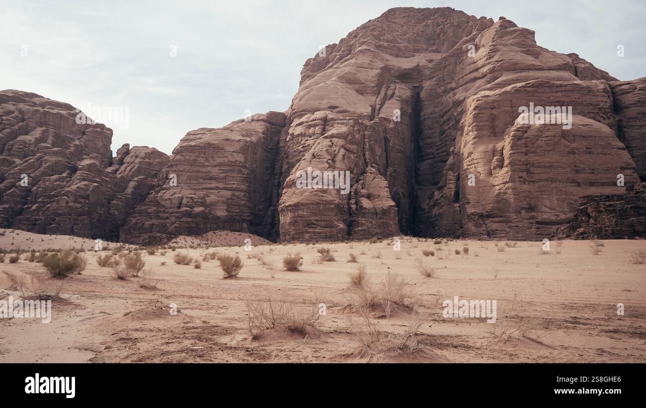 Landscape of the desert of Wadi Rum, Jordan. Rock Formation, beautiful ...