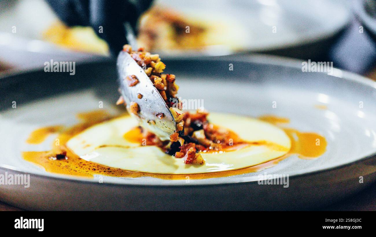 Commercial Kitchen Food Preparation on Plates Stock Photo - Alamy