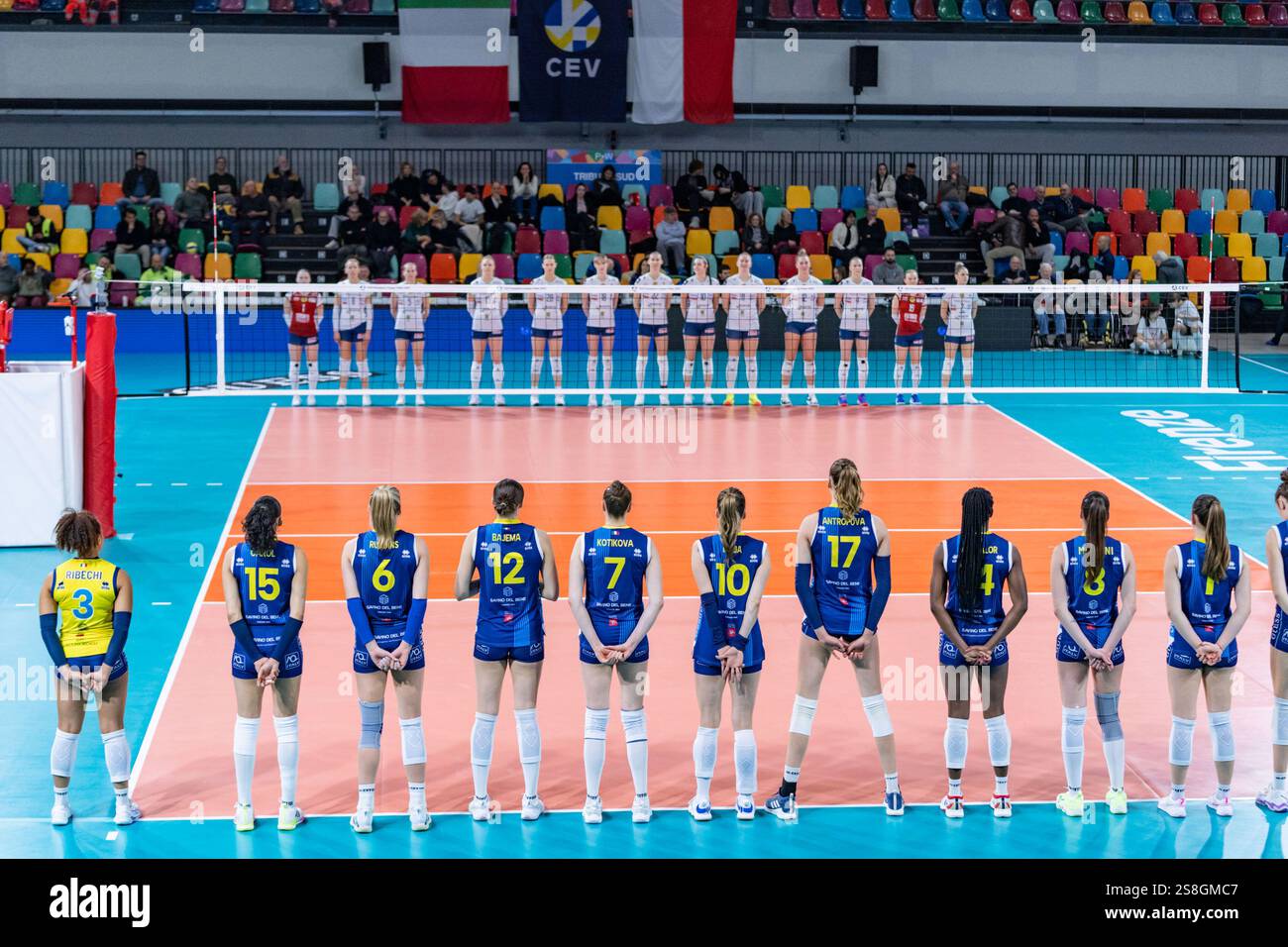 Firenze, Italy. 22nd Jan, 2025. The teams on field during Savino del ...