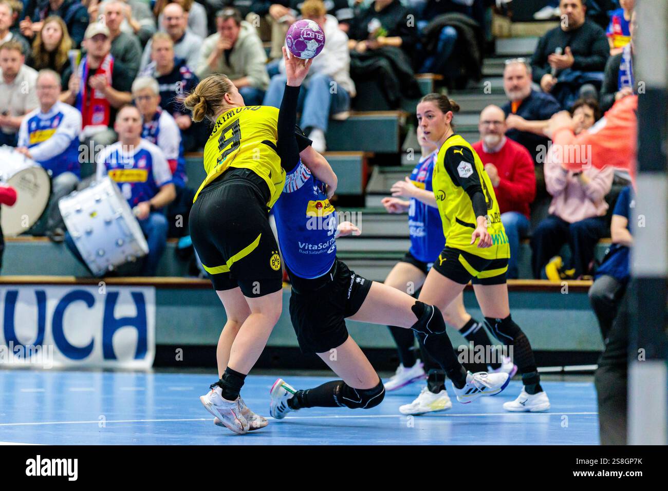 Blomberg, Deutschland. 22nd Jan, 2025. v.l. Lisa Antl (Borussia ...