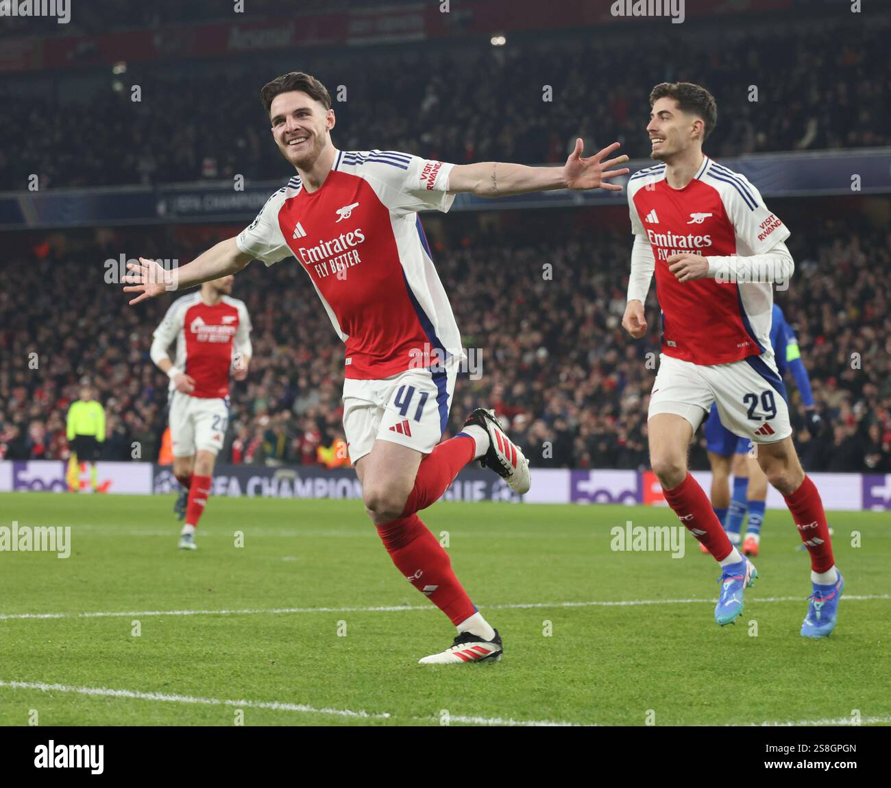 London, UK. 22nd Jan, 2025. Declan Rice (A) scores the first Arsenal goal (1-0) at the Arsenal v ...