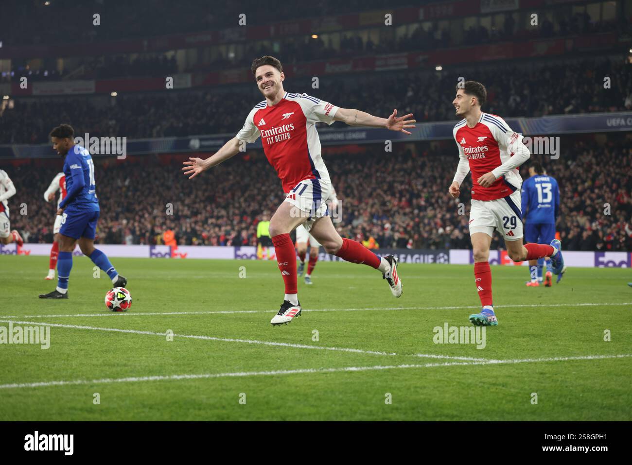 London, UK. 22nd Jan, 2025. Declan Rice (A) scores the first Arsenal goal (1-0) at the Arsenal v ...