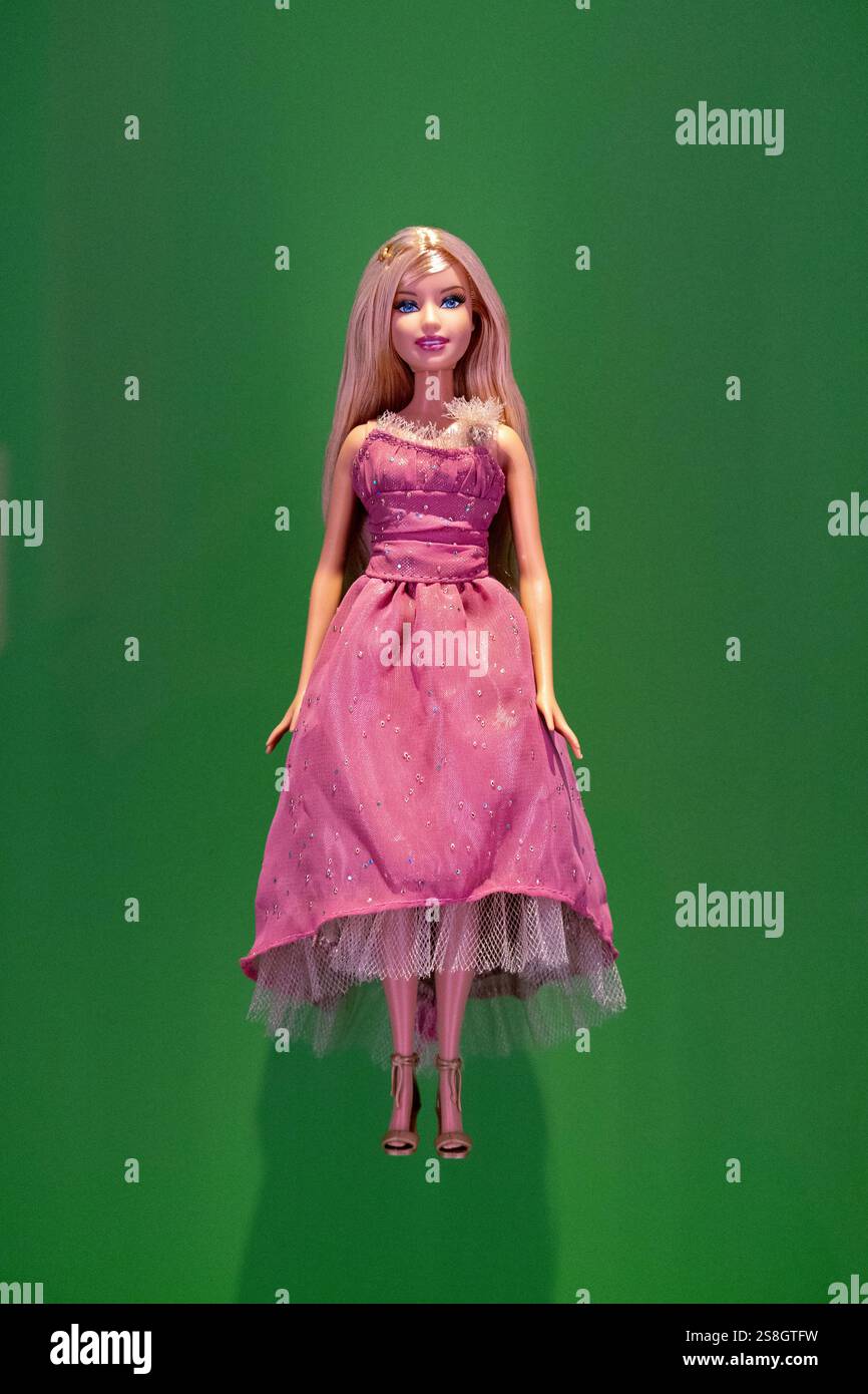 Fashion Fever Barbie doll (2007) at Barbie - The Exhibition (2024-2025 ...
