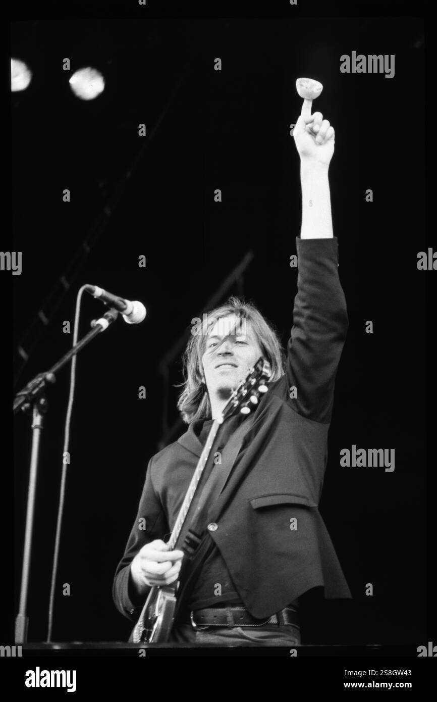 EVAN DANDO, LEMONHEADS, READING FESTIVAL, 1997: A young Evan Dando of ...