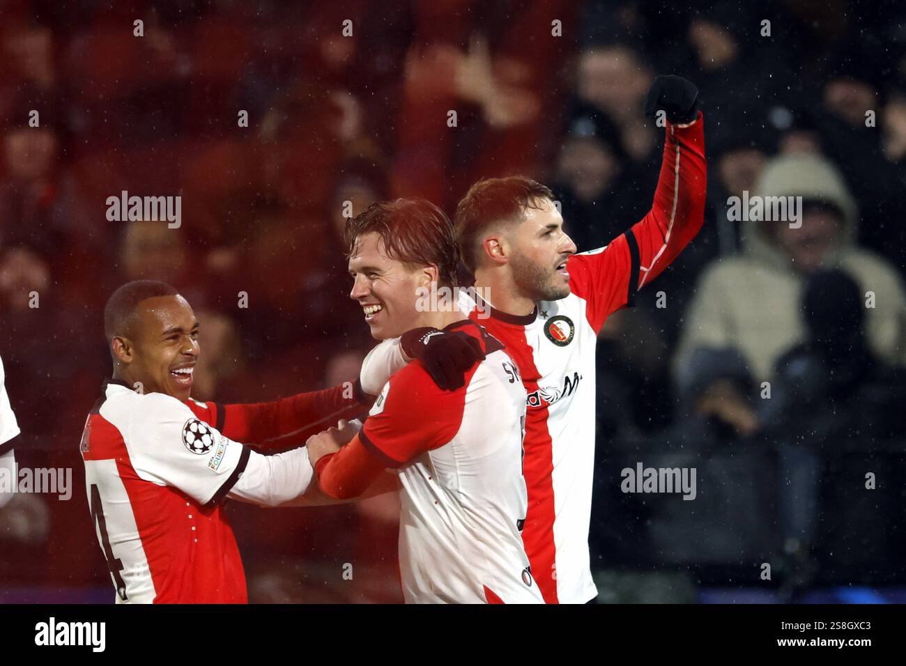 ROTTERDAM - (l-r) Igor Paixao of Feyenoord, Gijs Smal of Feyenoord ...