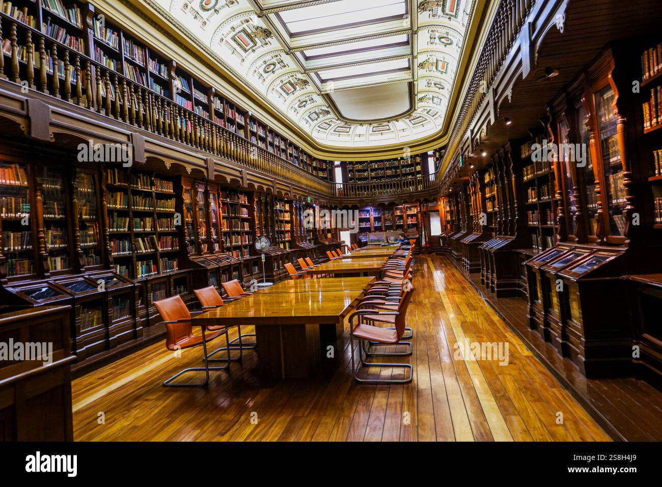 Wooden library in the Mining Palace, Faculty of Engineering, UNAM ...
