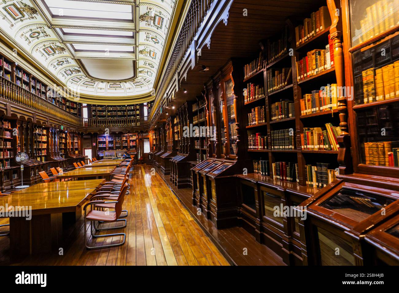Wooden library in the Mining Palace, Faculty of Engineering, UNAM ...