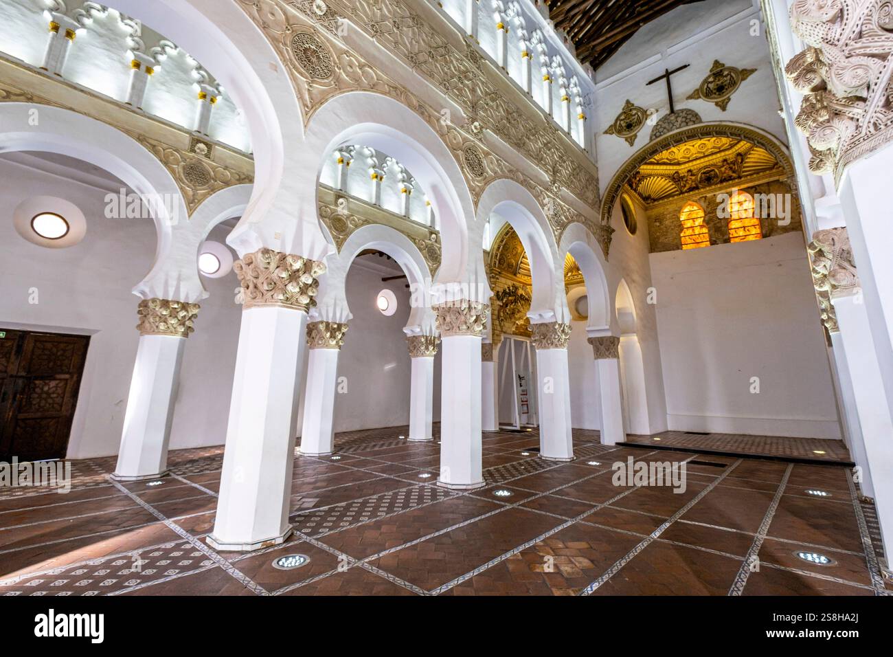 white jewish synagogue,. Santa María la Blanca, synagogue, Toledo ...