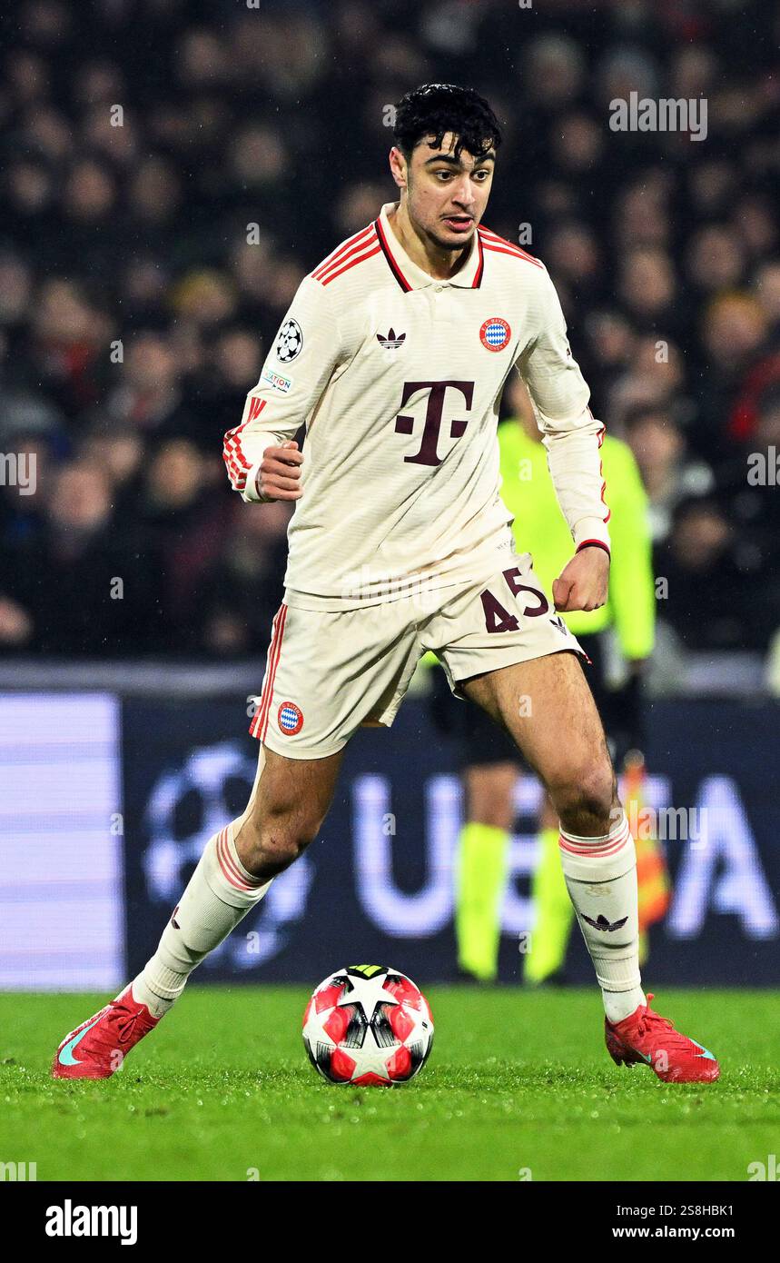 22 January 2025, Netherlands, Rotterdam: Soccer: Champions League ...