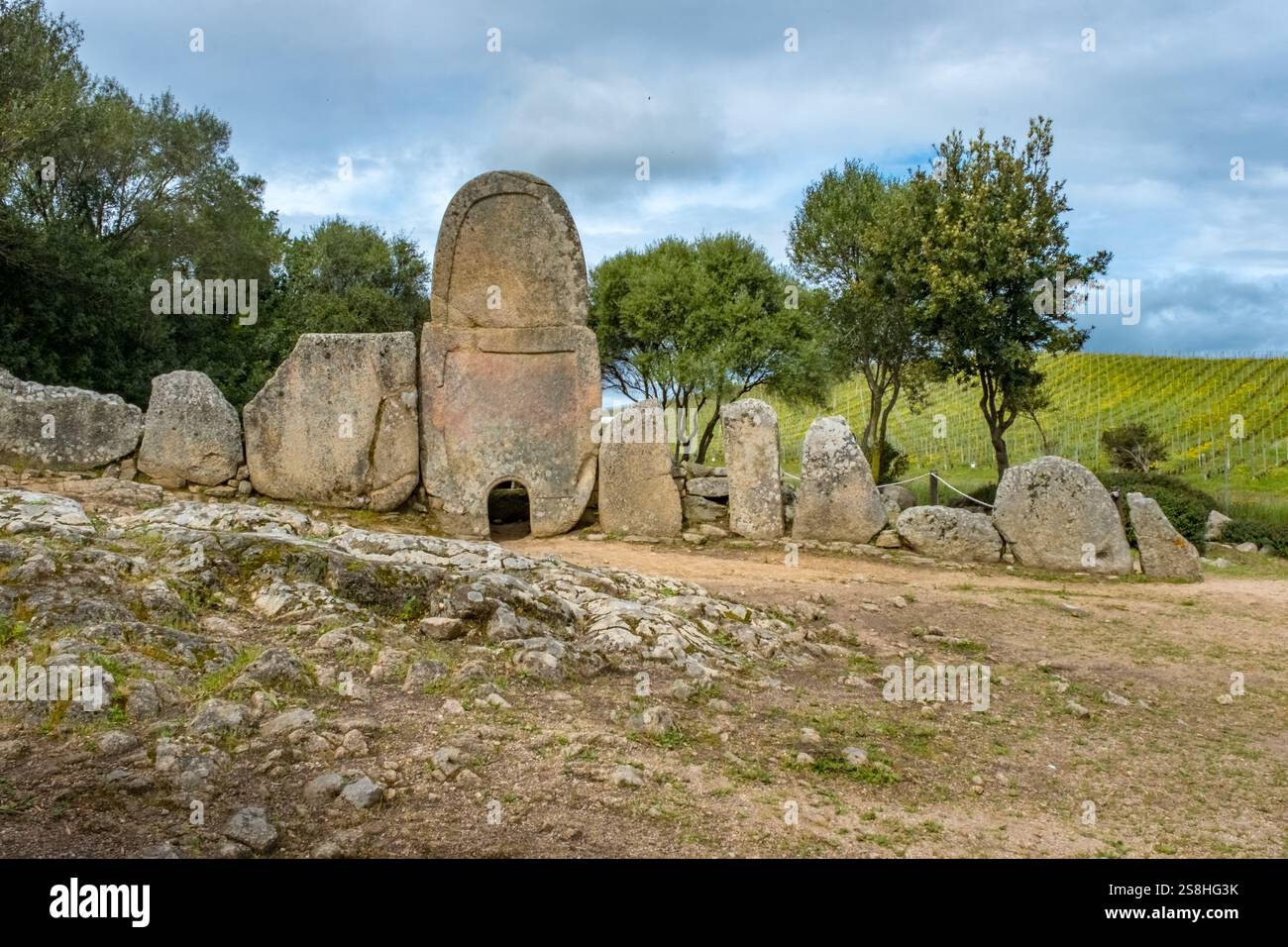 Nuragic people, giant tomb Coddu Vecchiu, portal stele cult complex ...