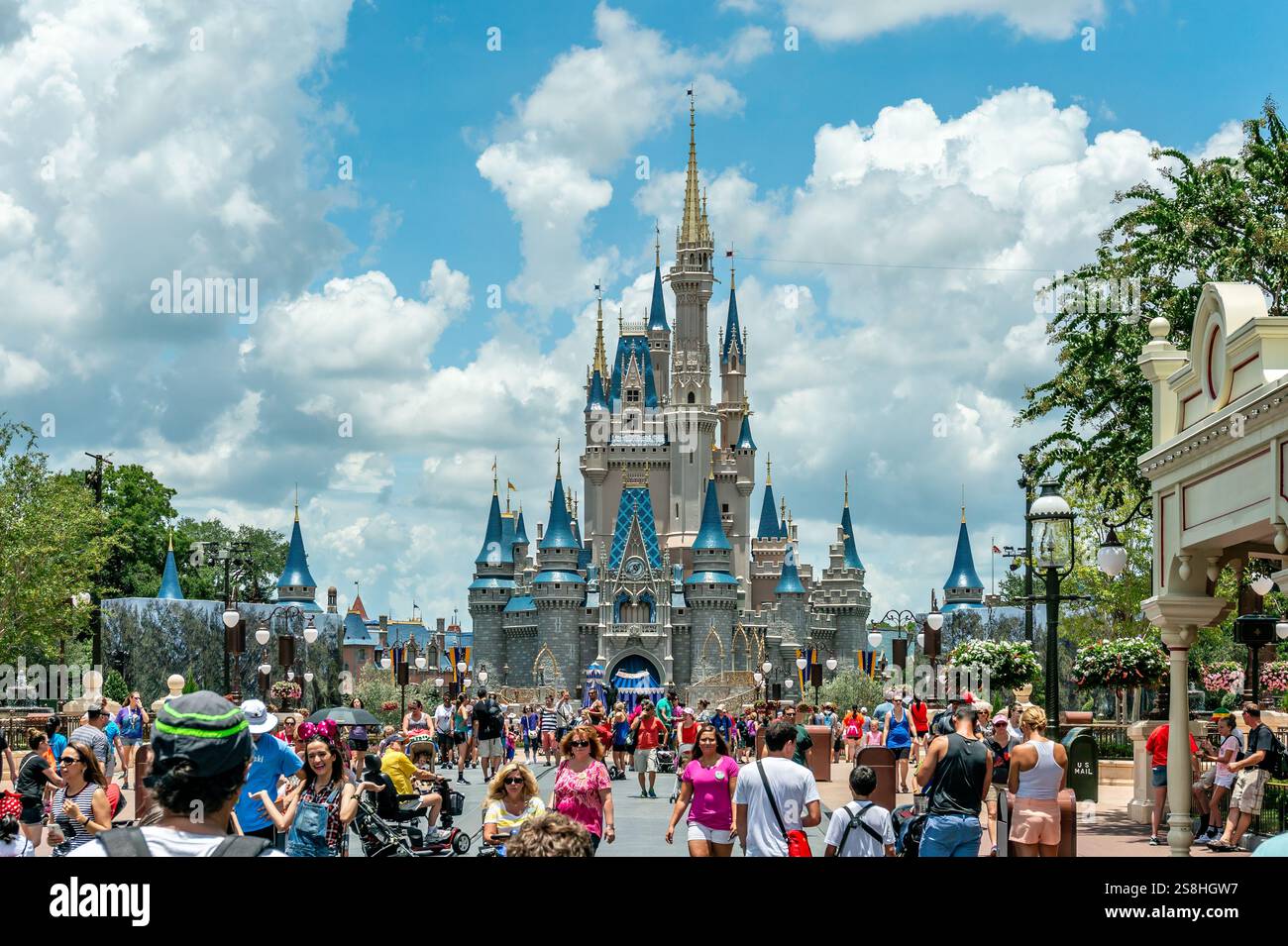Walking down Main Street towards Magic Kingdom Stock Photo - Alamy