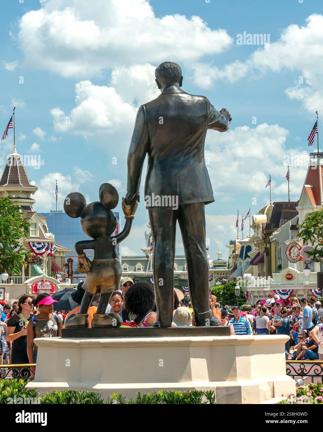 Disney magic kingdom hi-res stock photography and images - Alamy