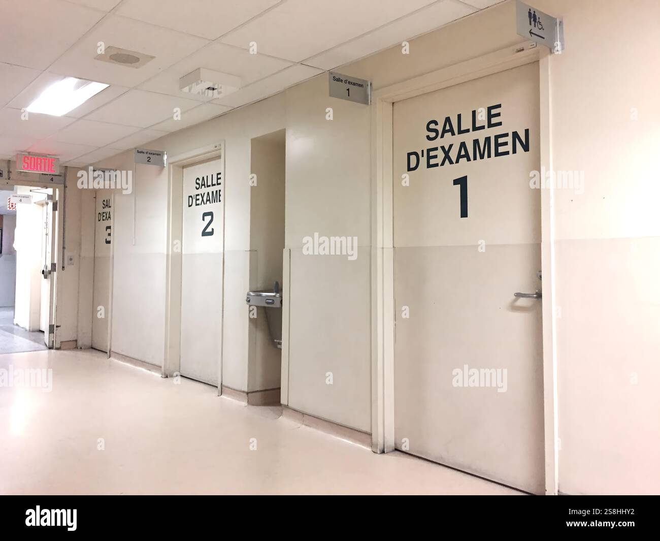 French doors hallway hi-res stock photography and images - Alamy