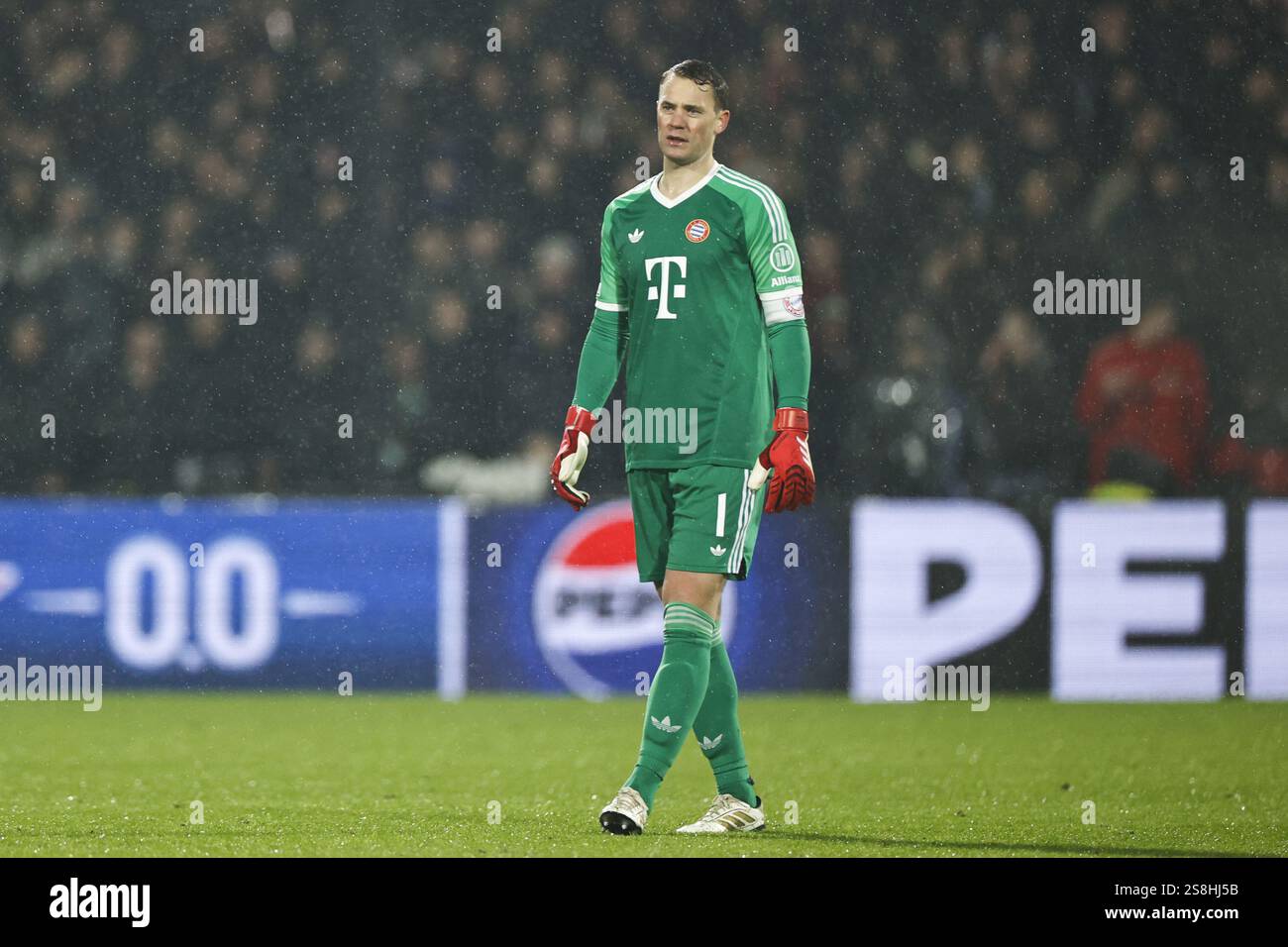ROTTERDAM - Bayern Munich goalkeeper Manuel Neuer during the UEFA ...