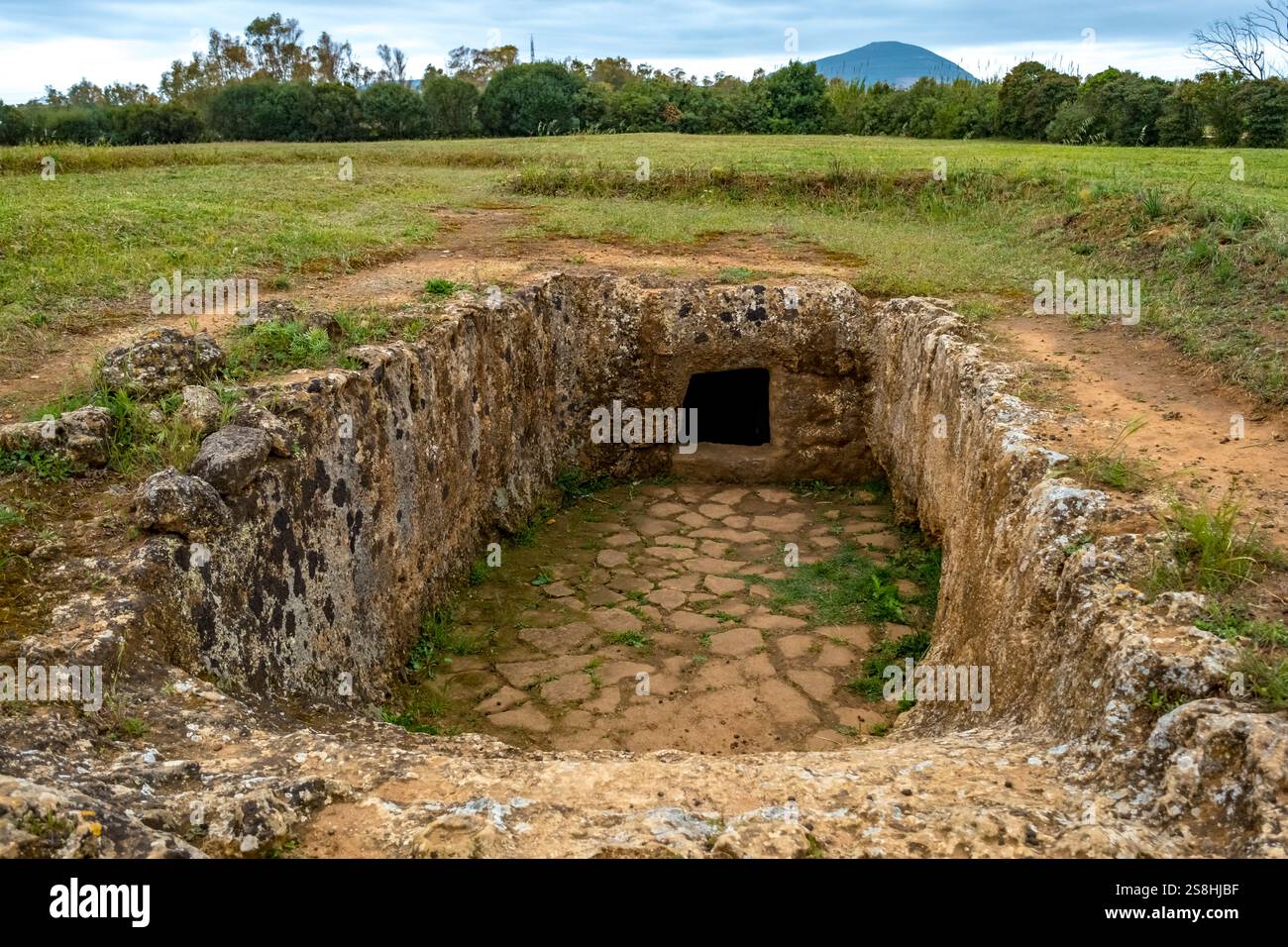 Burial chamber, hypogean necropolis of Anghelu Ruju (fairy houses ...
