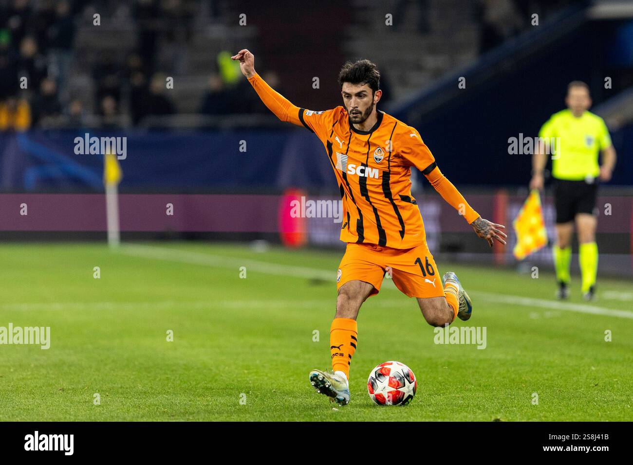 Gelsenkirchen, Deutschland. 22nd Jan, 2025. Irakli Azarov (FC Shakhtar ...