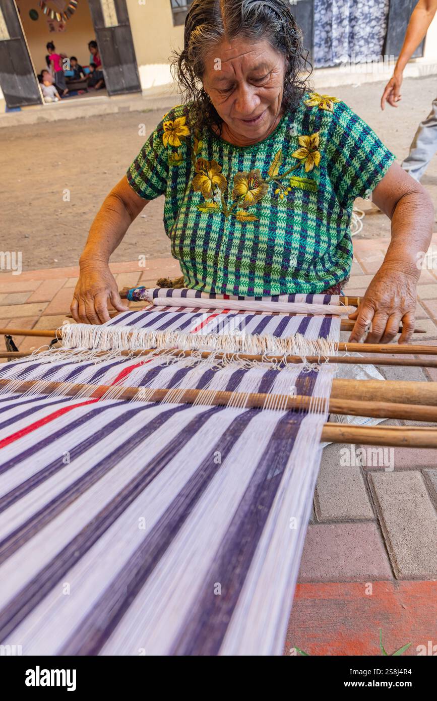 Traditional guatemalan weaving hi-res stock photography and images - Alamy