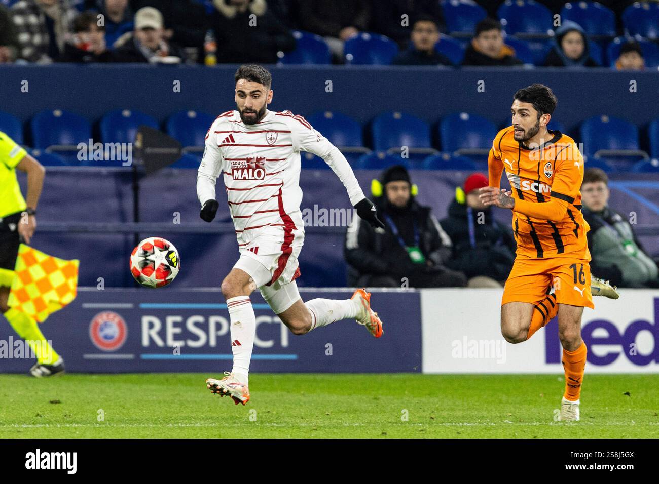 Gelsenkirchen, Deutschland. 22nd Jan, 2025. Romain De Castillo (Stade ...