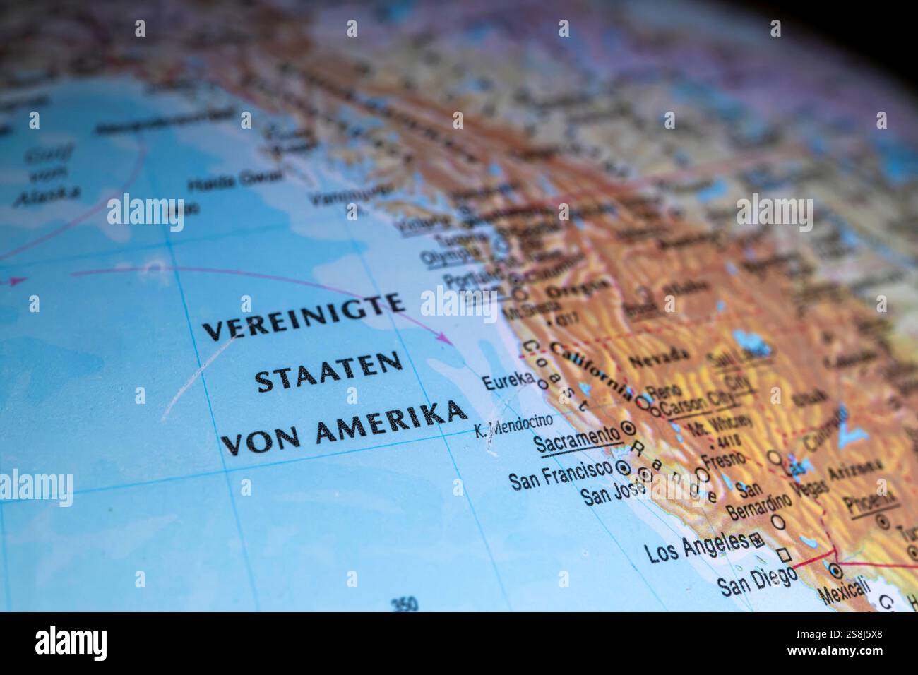 23.01.2025, USA hier auf der Landkarte eines Globus. Vereinigte Staaten ...