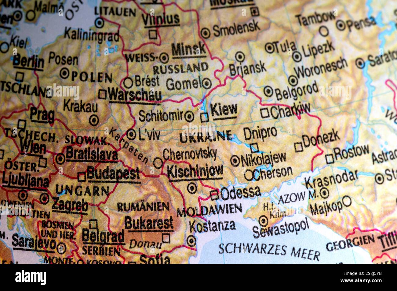 23.01.2025, Ukraine hier auf der Landkarte eines Globus in der Mitte ...