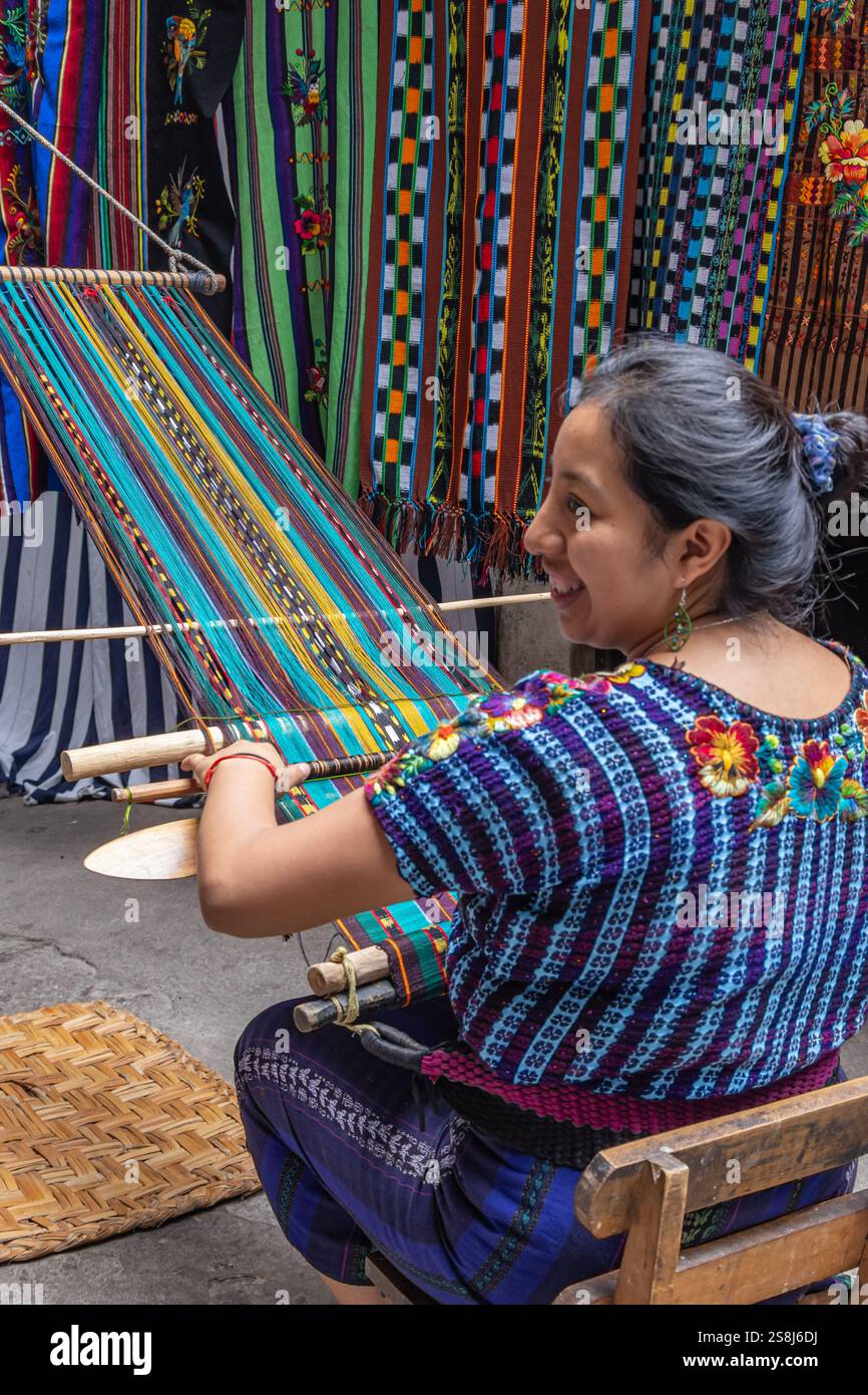 Traditional guatemalan weaving hi-res stock photography and images - Alamy