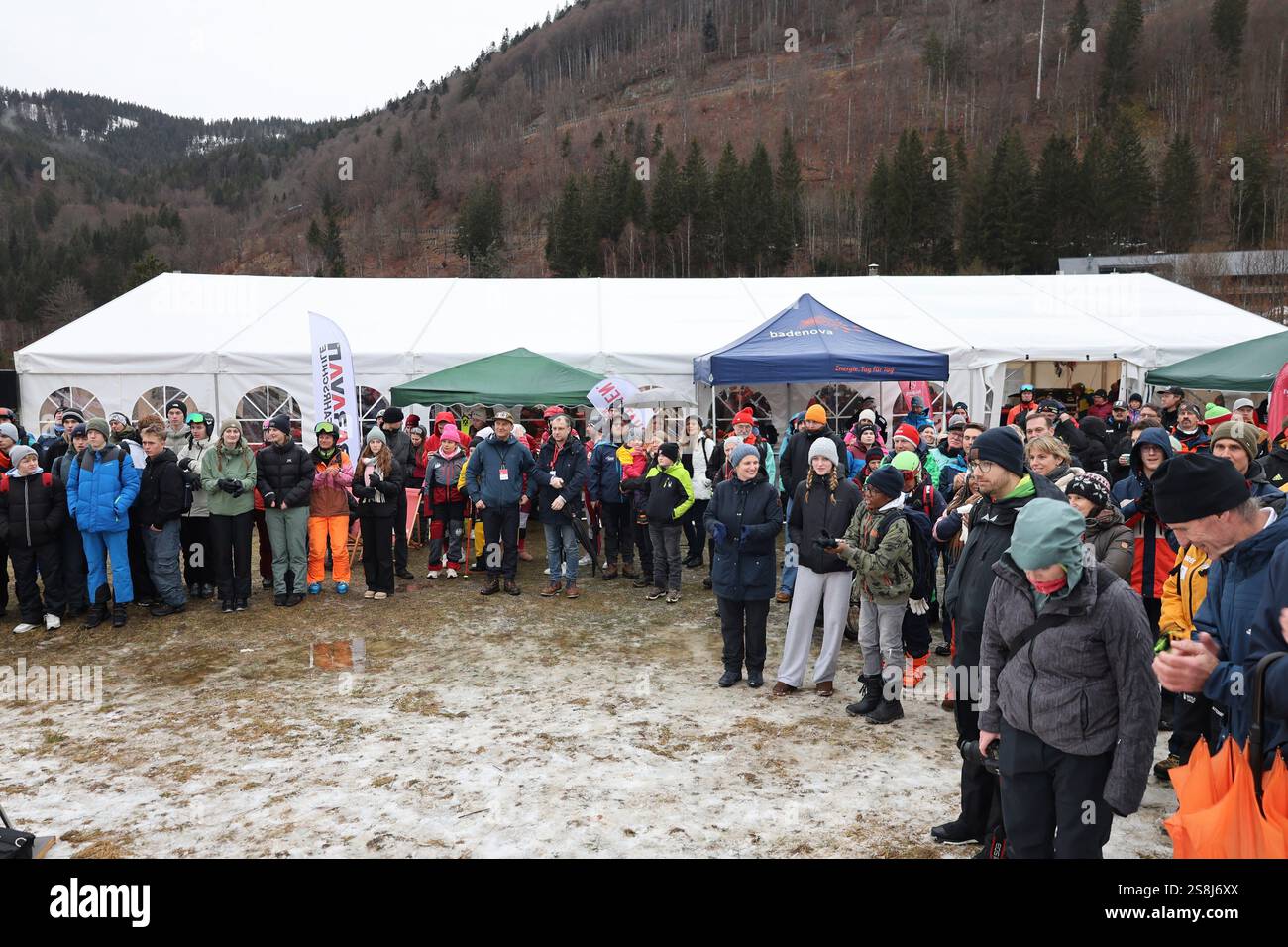 Todtnau Fahl, Deutschland. 22nd Jan, 2025. Dem Regen trotzten die ...