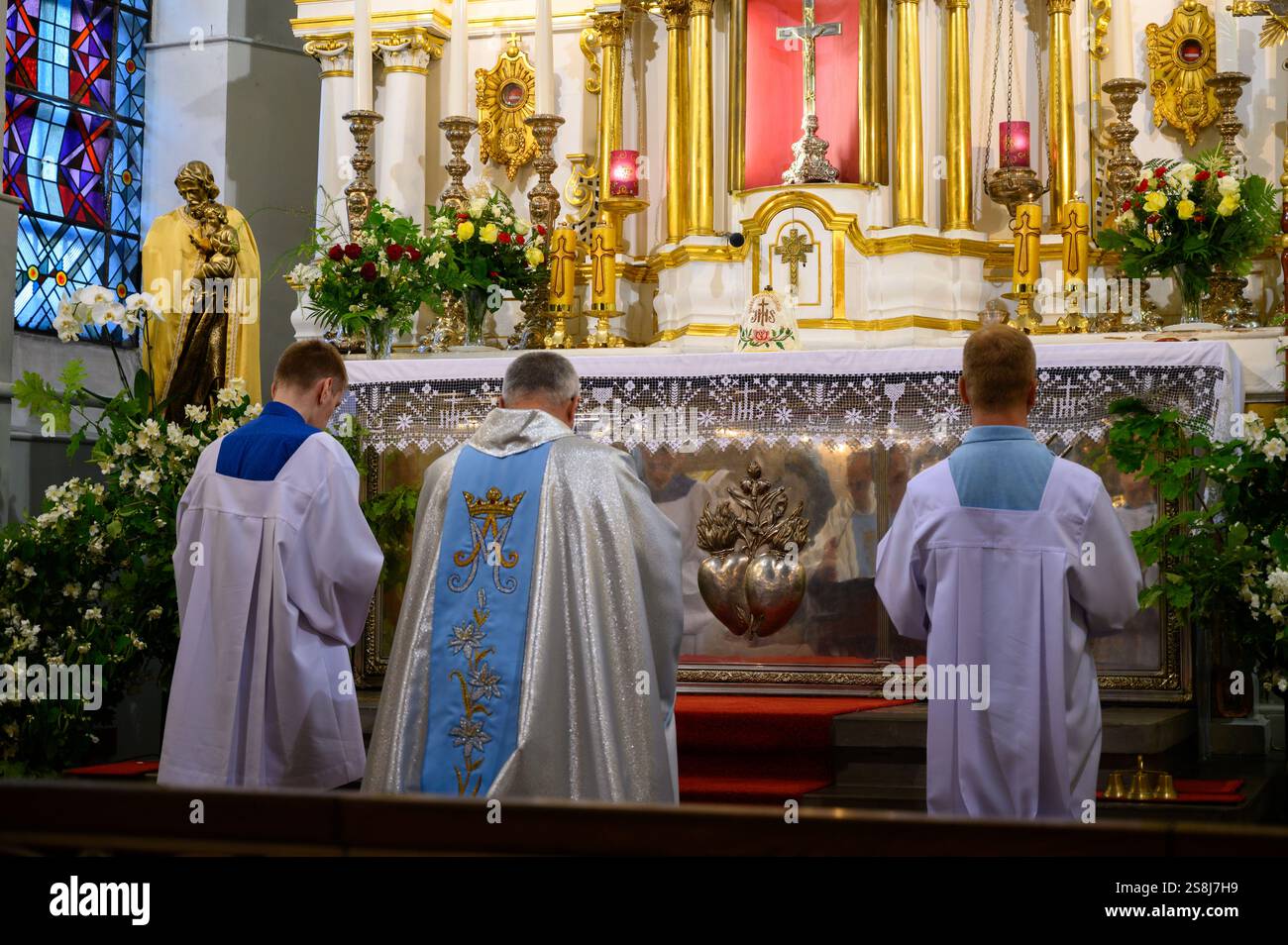 Adoration of the Most Blessed Sacrament after Holy Mass. Our Lady of Sorrows Catholic Church in ...