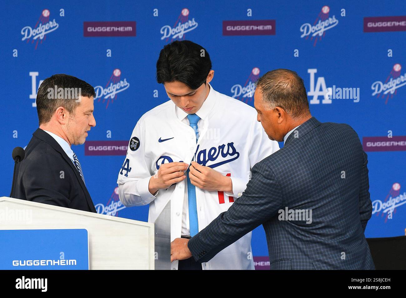 LOS ANGELES, CA - JANUARY 22: Los Angeles Dodgers manager Dave Roberts ...
