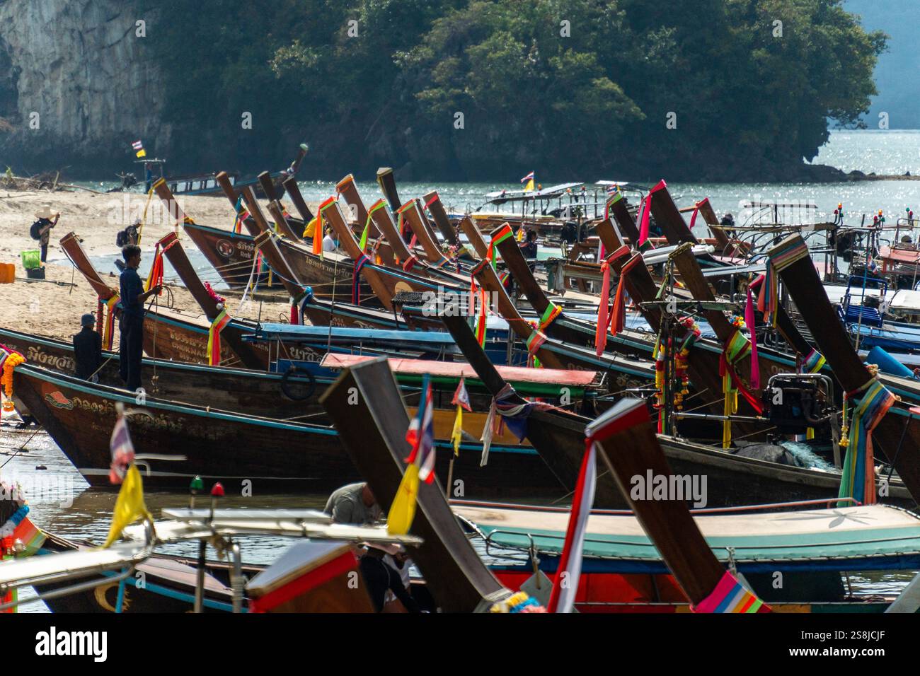 Long tail tourist charter boat hi-res stock photography and images - Alamy