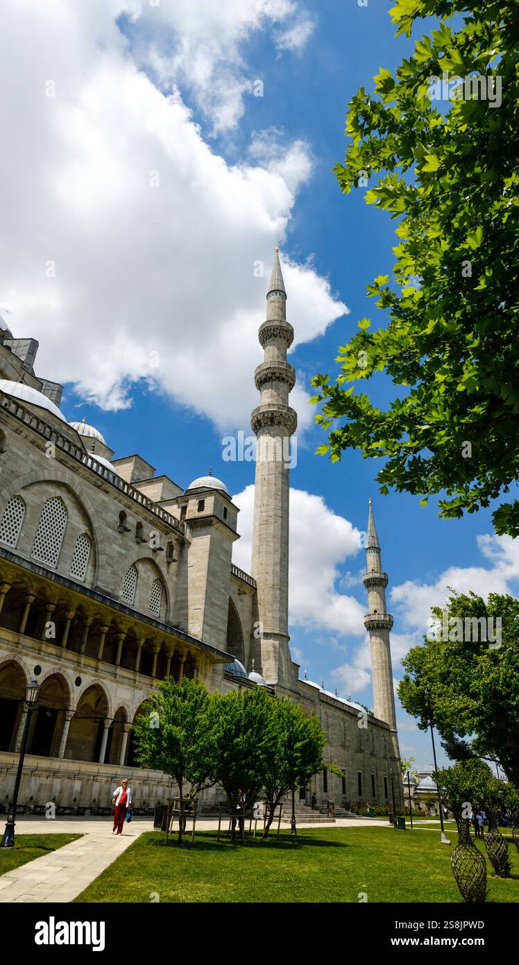 Exterior of Suleymaniye Mosque, Outer Courtyard, Istanbul, Turkey Stock ...