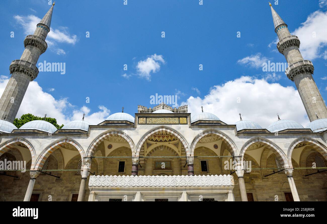 Suleymaniye Mosque and Ablution Fountain, Inner Courtyard, Istanbul ...
