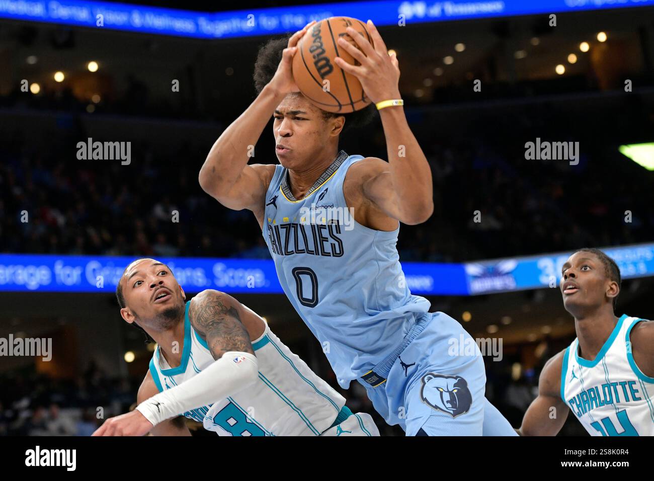 Memphis Grizzlies forward Jaylen Wells (0) handles the ball ahead of ...