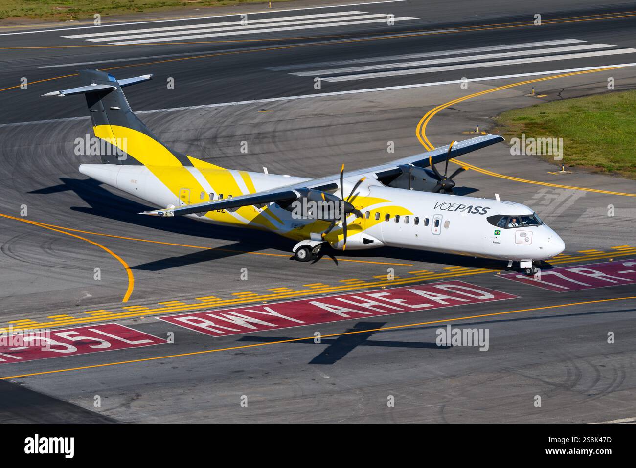 Voepass airplane hi-res stock photography and images - Alamy