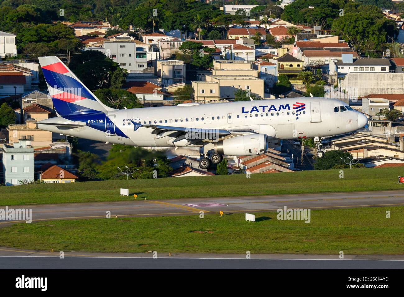 Latam a319 hi-res stock photography and images - Alamy