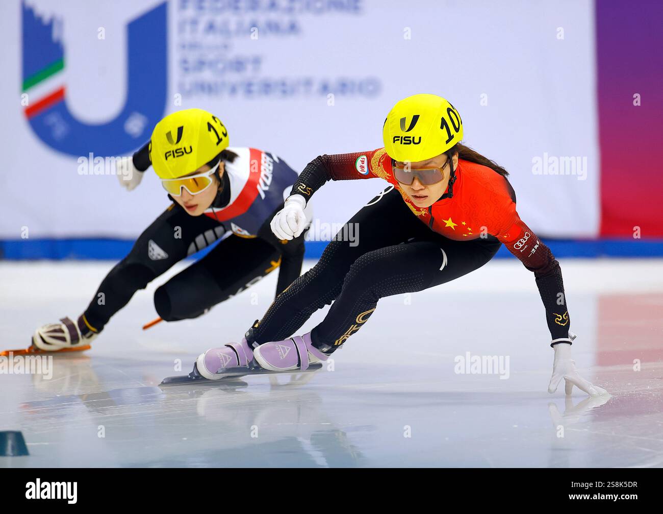Turin, Italy. 22nd Jan, 2025. Kim Gilli (L) of South Korea and Hao ...