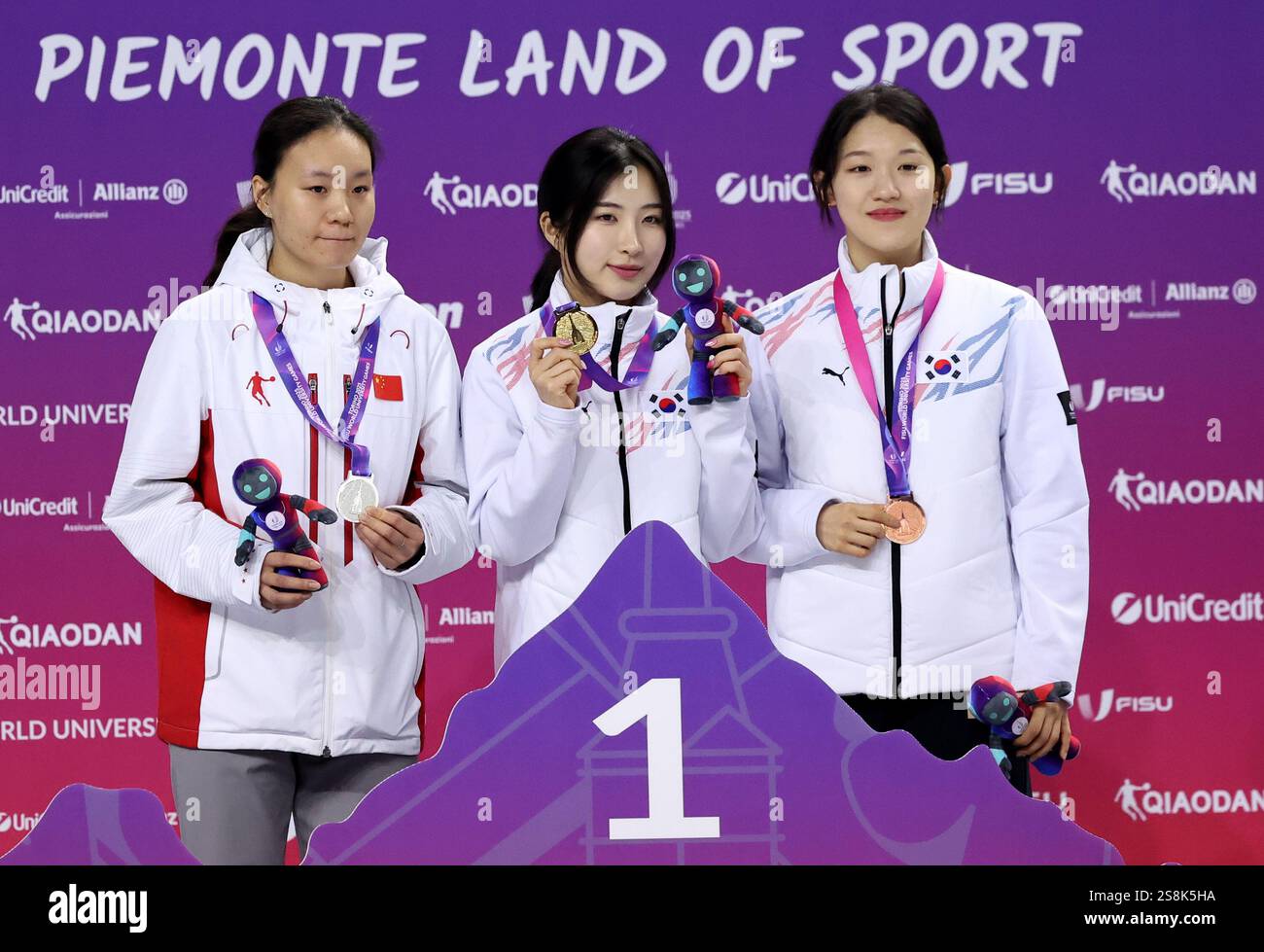Turin, Italy. 22nd Jan, 2025. Gold medliast Kim Gilli (C) of South ...
