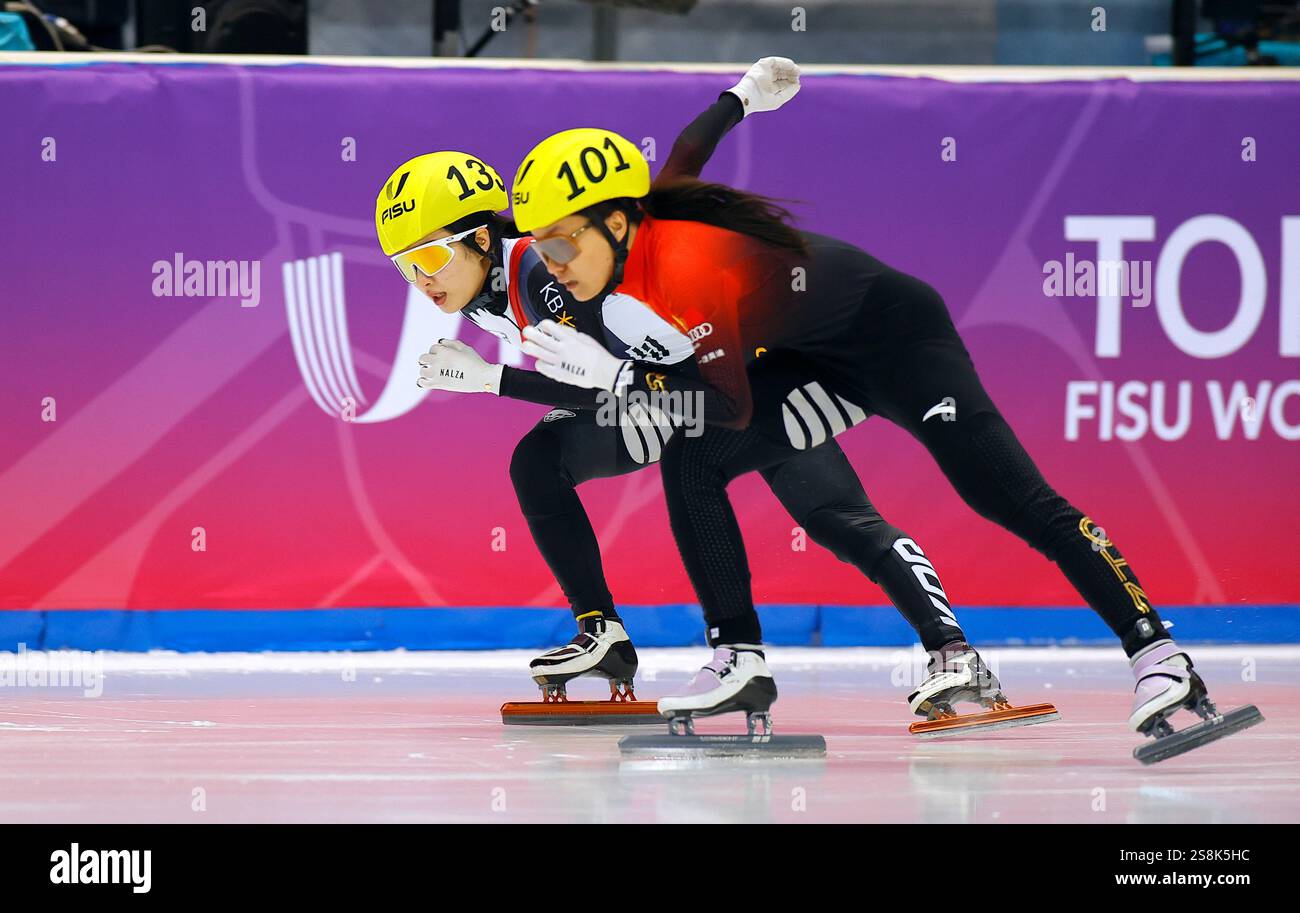 (250123) -- TURIN, Jan. 23, 2025 (Xinhua) -- Kim Gilli (L) of South ...