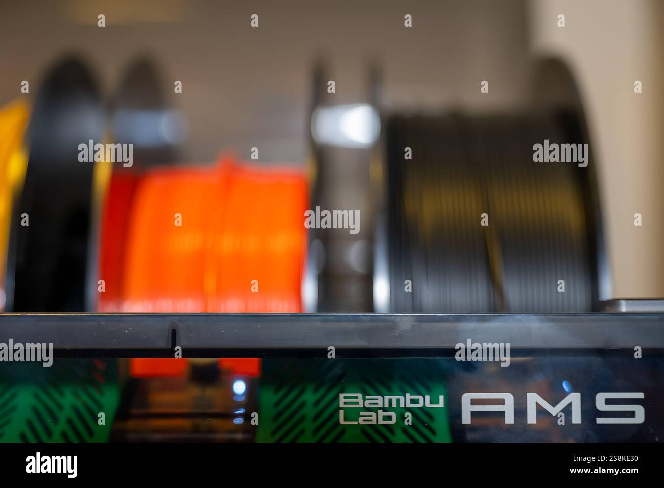 Bambu lab x1c 3d printer hi-res stock photography and images - Alamy