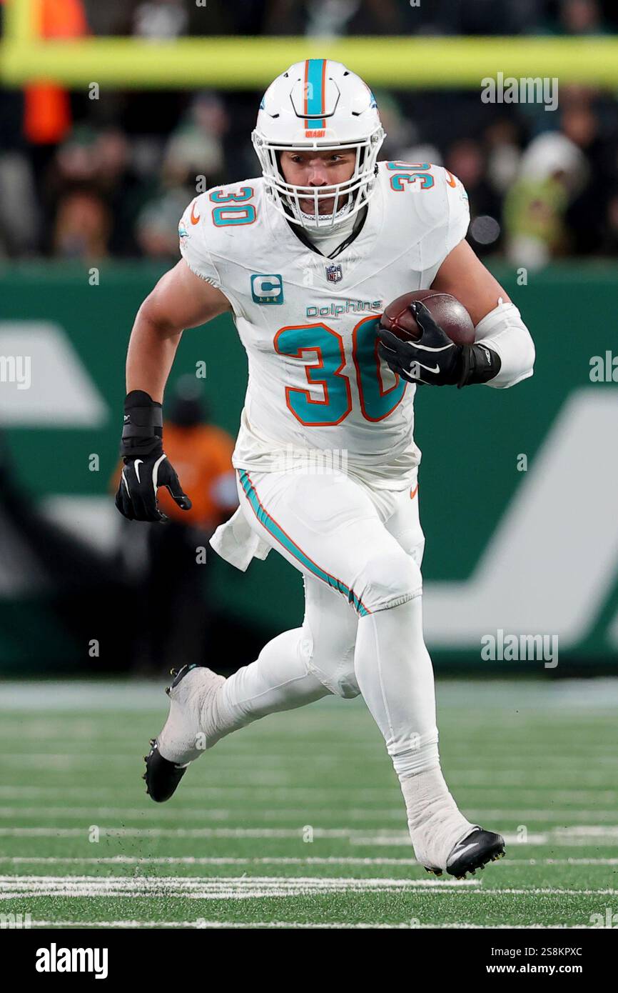 Miami Dolphins fullback Alec Ingold (30) in action against the New York ...