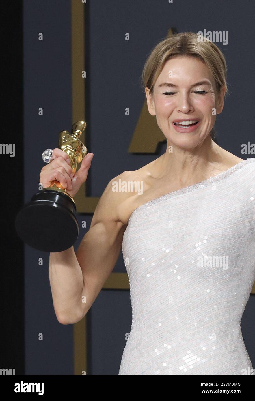 Renée Zellweger, winner of the Actress in a Leading Role award for ...