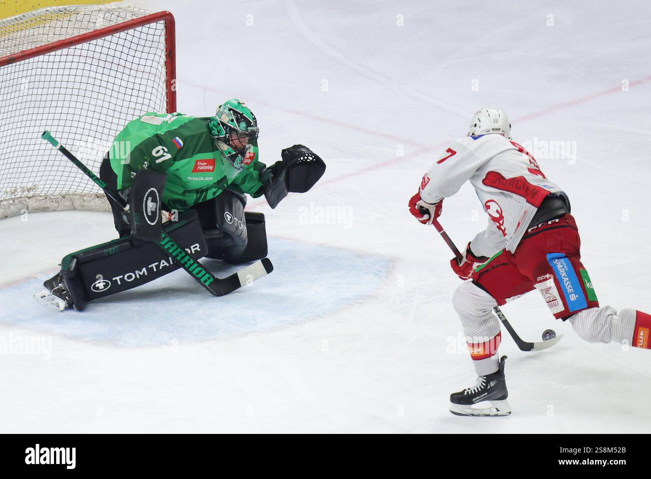 Ljubljana, Slovenia. 22nd Jan, 2025. Mathias From (R) of EC-KAC shoots ...