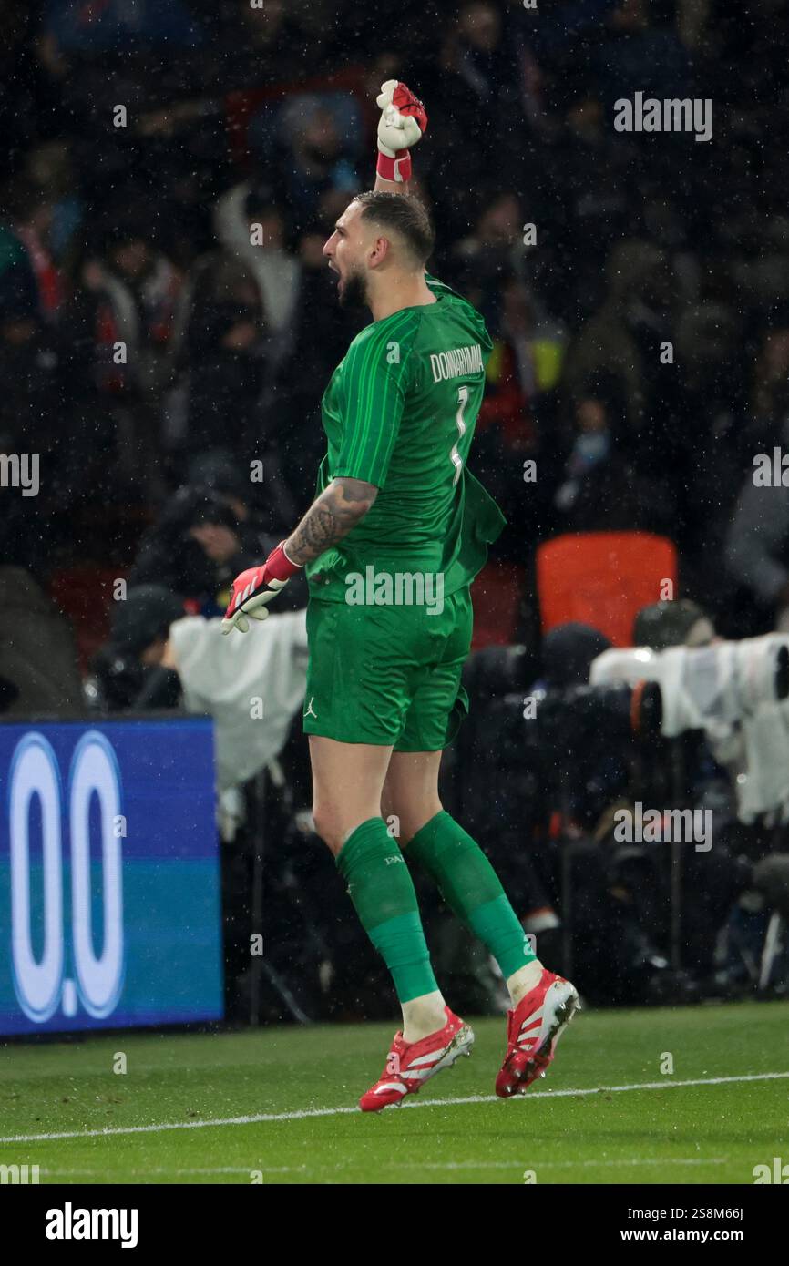 Paris, France. 22nd Jan, 2025. PSG goalkeeper Gianluigi Donnarumma ...