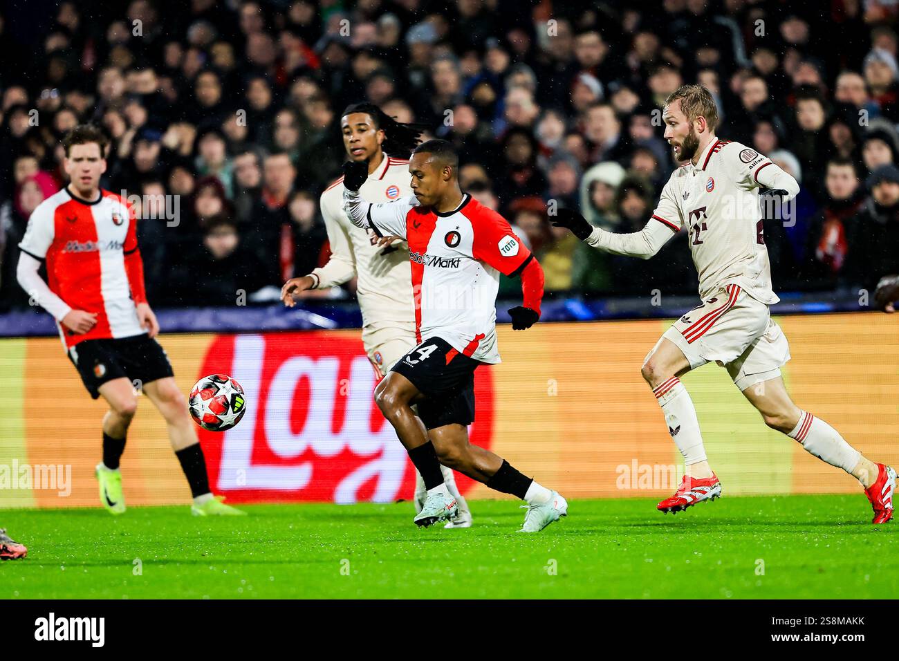 ROTTERDAM, 22-1-2025, Stadium de Kuip, Champions League, 2024/2025, Feyenoord - Bayern Munchen ...