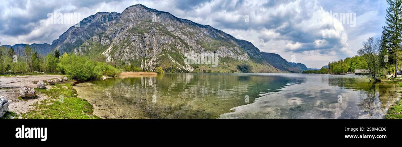 Ukanc boarding point, Lake Bohinj, Slovenia Stock Photo - Alamy